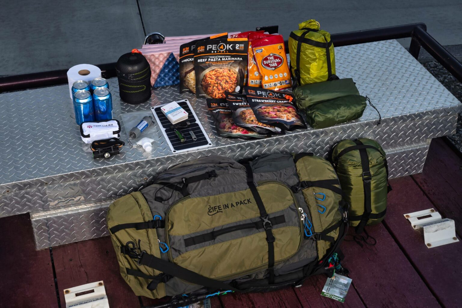 Essentials Ultimate Survival Pack - Life In A Pack
